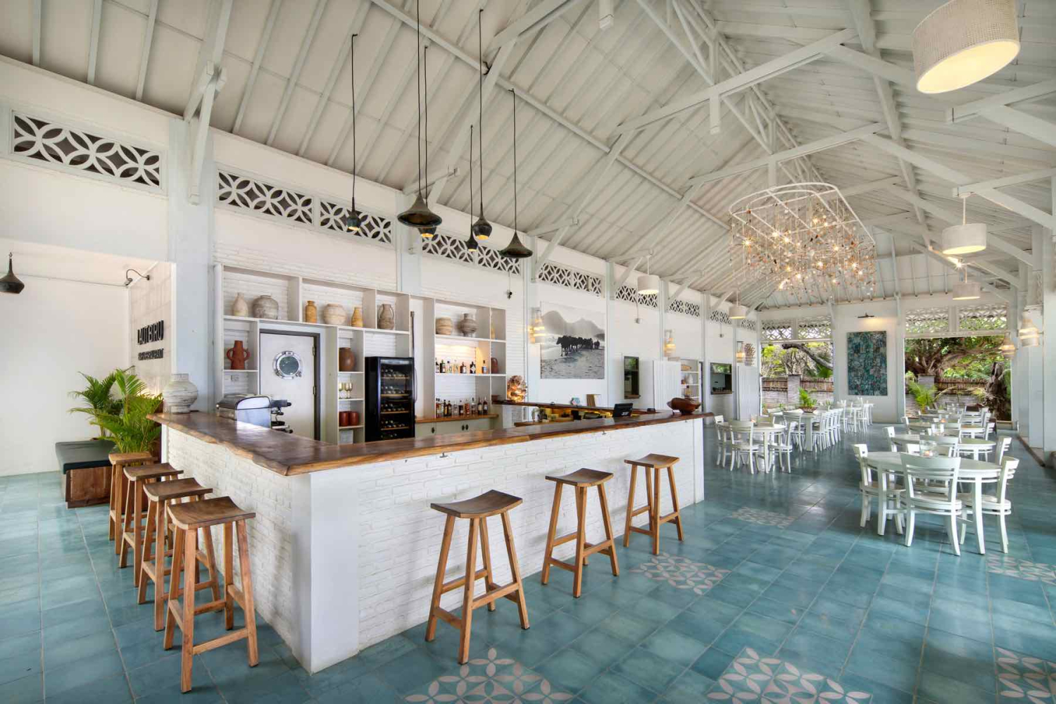 Laut Biru Bar & Restaurant - Sempiak Seaside Resort
